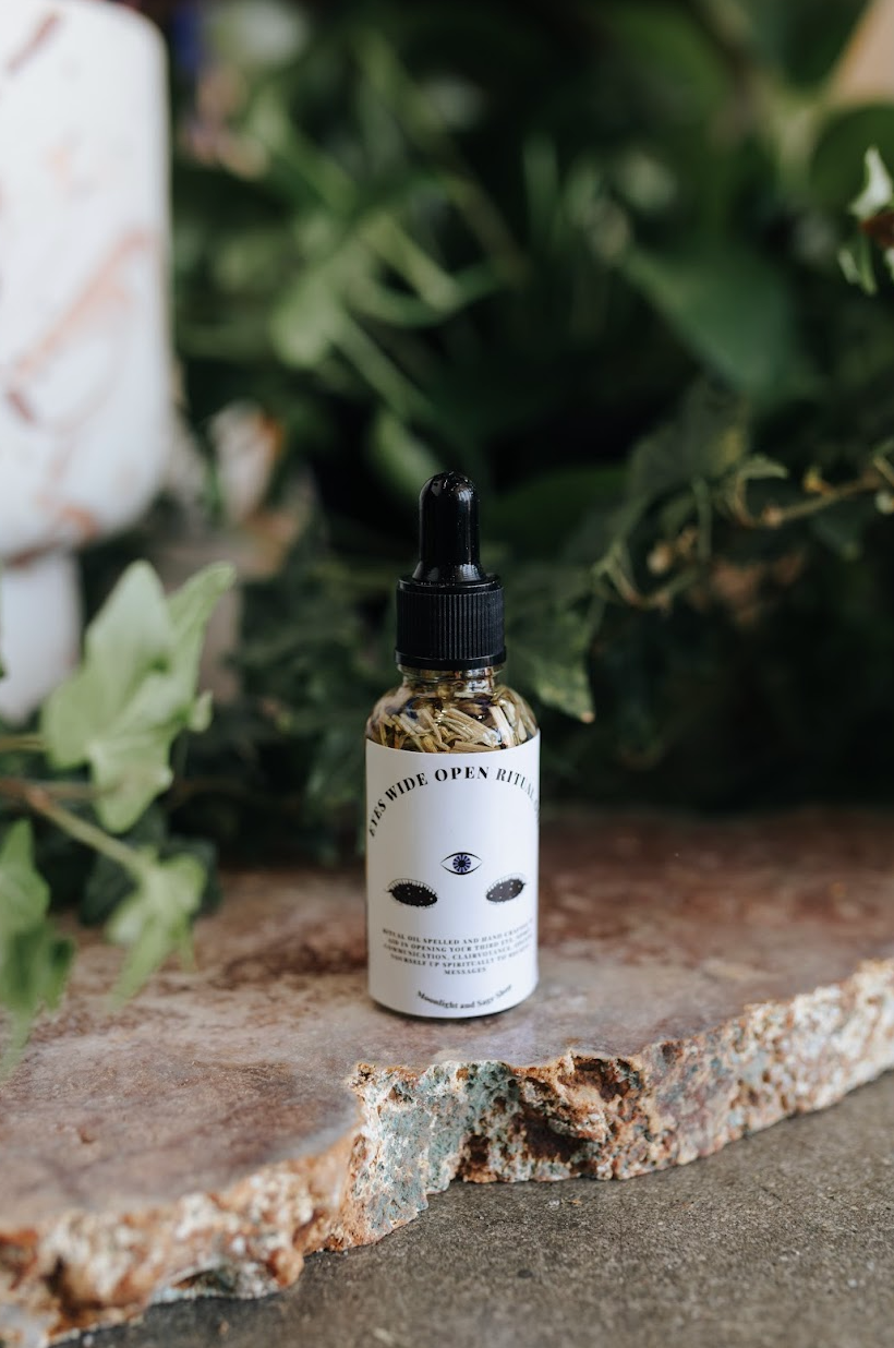 Eyes Wide Open Ritual Spell Oil – Moonlight And Sage Shop